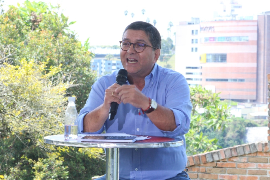 "Es un gabinete netamente político": Luis Roberto Rivas sobre la Gobernación de Caldas